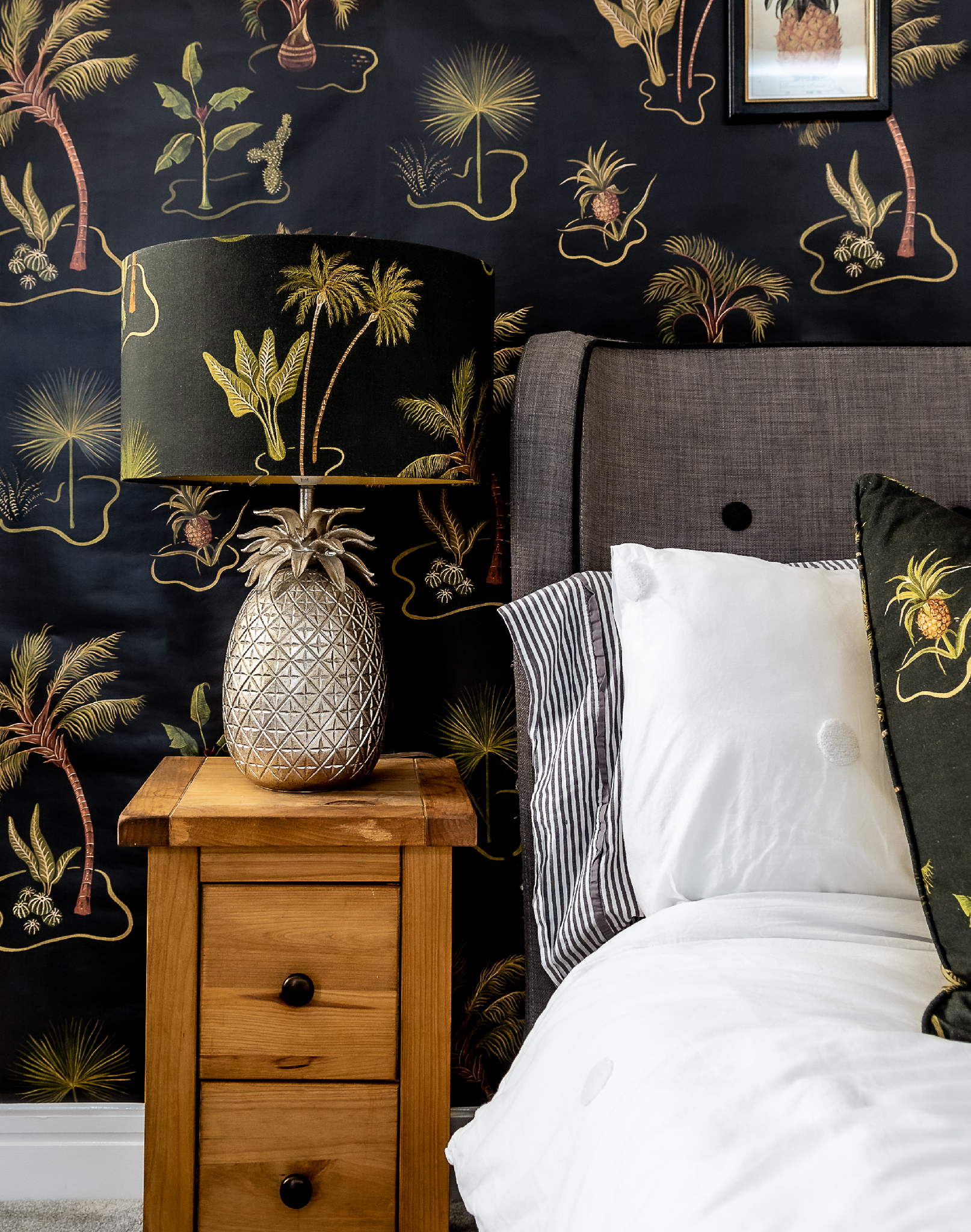 Solitude, Charcoal-Black – The Pattern Collective